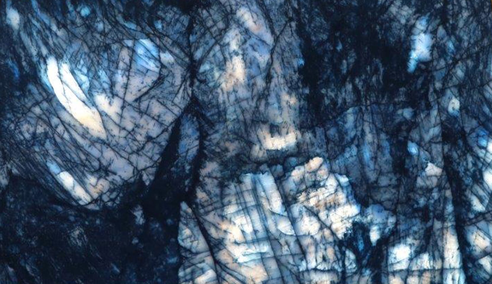 Cristallo Blue Light Quarzit — Huber Naturstein Markt Schwaben bei München